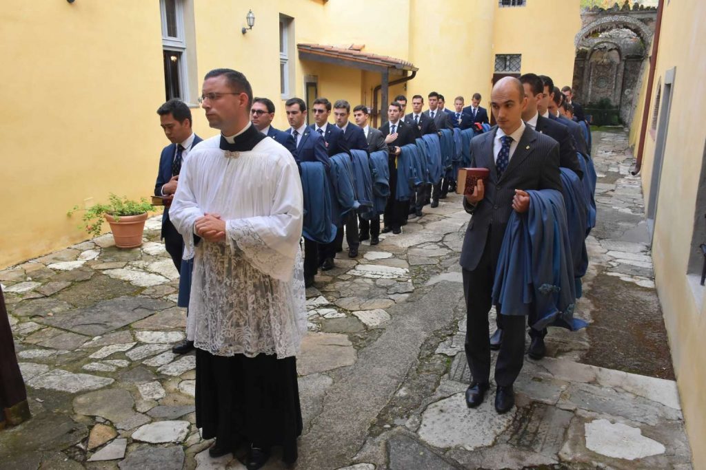 SEMINARY: FIRST YEAR SEMINARIANS RECEIVE HABIT - Institute of Christ ...