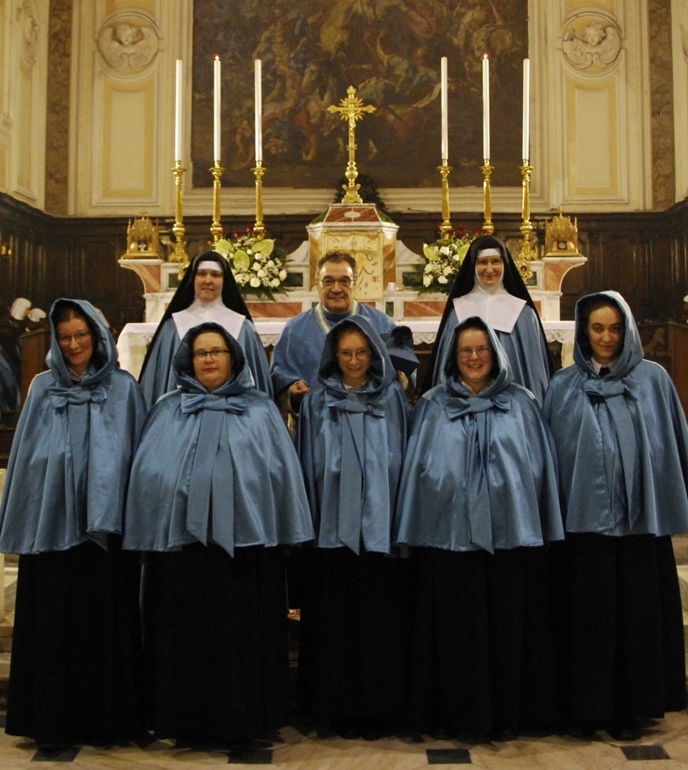 FIVE NEW POSTULANTS FOR THE SISTERS ADORERS - Institute of Christ the ...