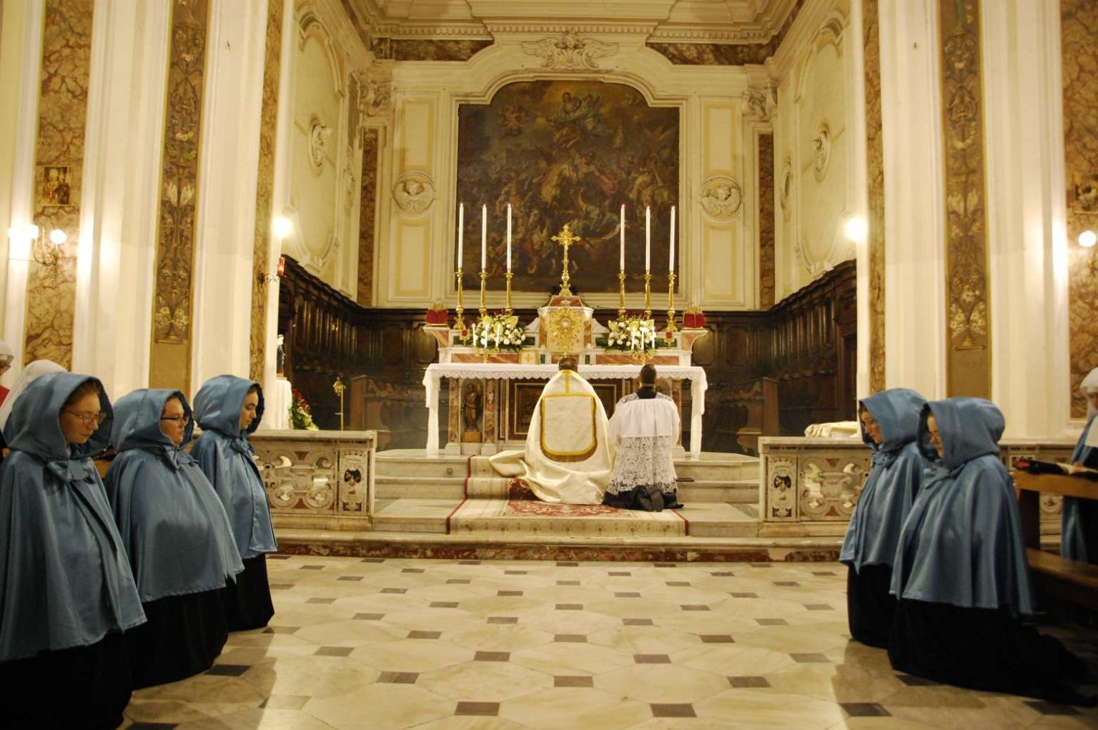 FIVE NEW POSTULANTS FOR THE SISTERS ADORERS - Institute of Christ the ...